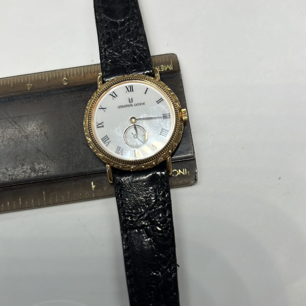 Universal Geneve 14k Solid Gold Watch - Gem